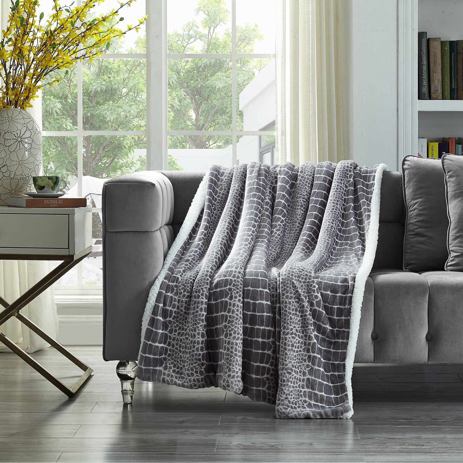 Modern Throw Reverse Sherpa Cozy for Living Room – Inspired Home